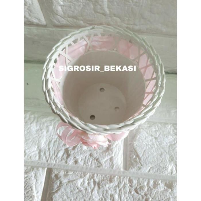 Jual dnd VAS BUNGA ROTAN PITA PINK pot rotan besar / pot bunga rotan ...