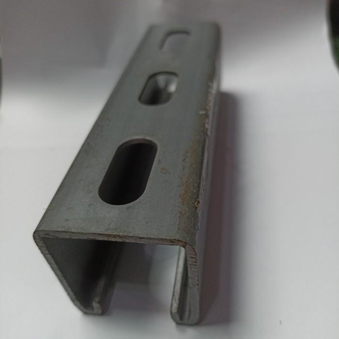 Jual Unistrut Lubang 2.5m/Batang Chanel slotted besi kanal 41x41x2.5 mm ...