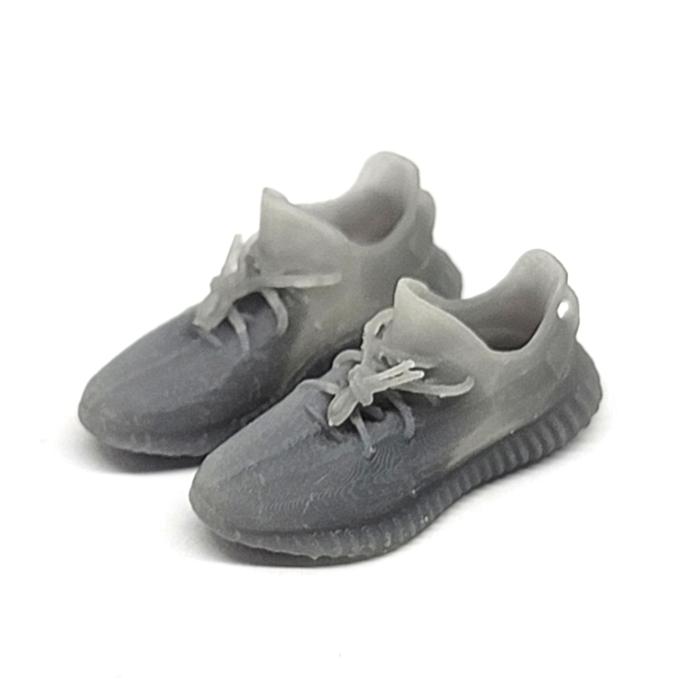 Jual Sepatu yeezee skala 1/12 diorama miniature figure - Kab. Tangerang ...