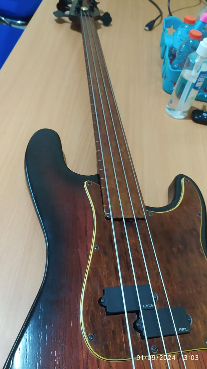 Jual Precision Fretless Bass Active 4 Strings EMG Preamps - Pickup ...