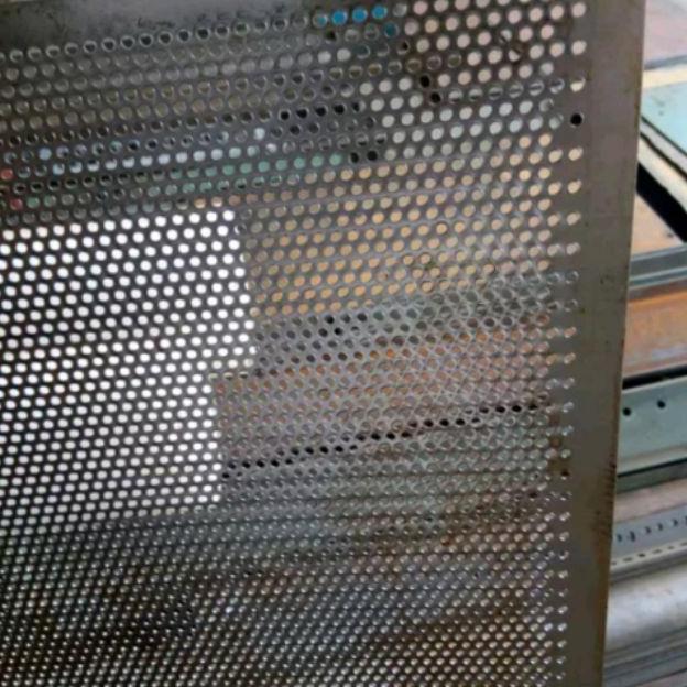 Jual Plat Lubang Besi Bolong Perforated 2mm, 3mm, 4mm, 5mm, 6mm, 8mm ...