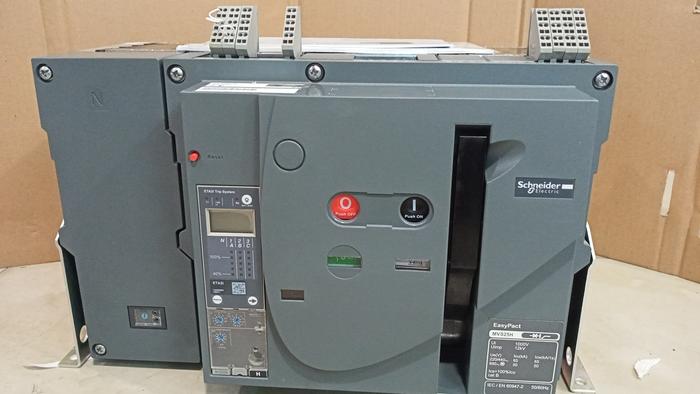 Jual SCHNEIDER ACB MVS25H 2500A 4 POLE 4P 65KA MVS25H4MF2A MANUAL ...
