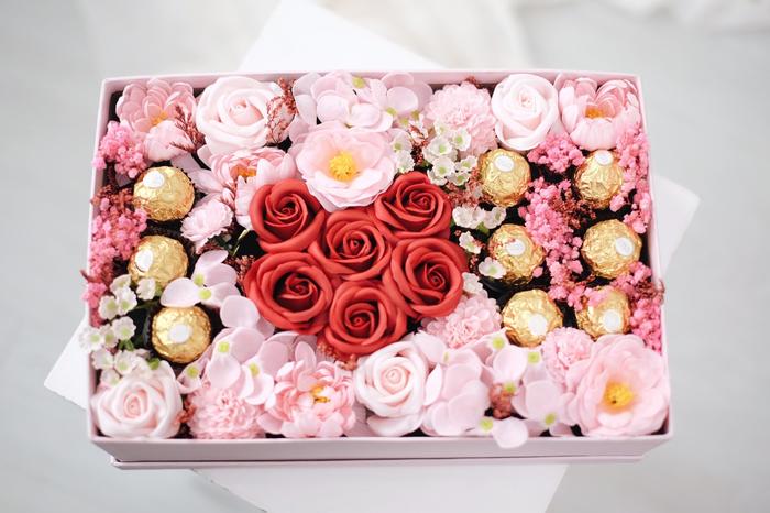 Jual BLOOM BOX EDISI VALENTINE DAY - BOX BUNGA BLOOM BOX BOUQUET BOX ...