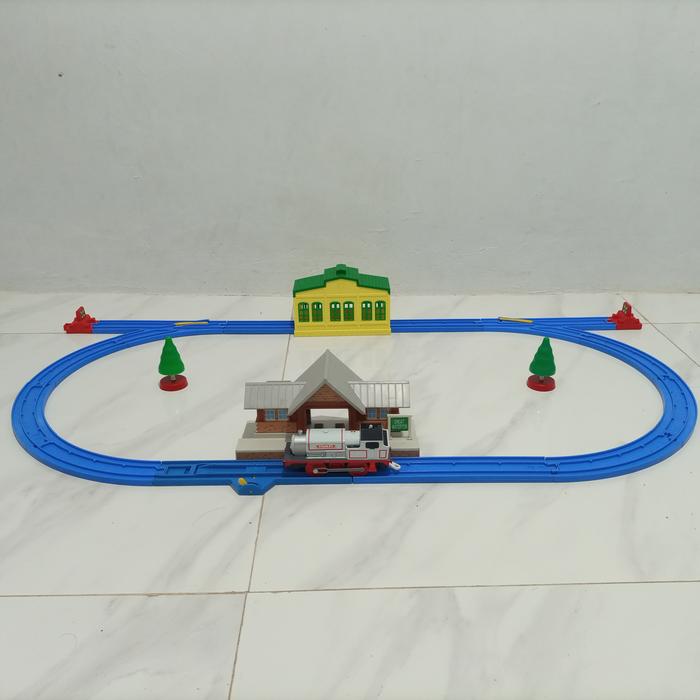 Jual Takara Tomy - Plarail Thomas the Tank Engine Fan and Stanley Set ...