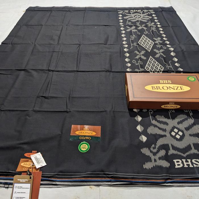 Jual Sarung BHS Cosmo Polos Hitam Bronze Kemasan Poucbag - Kab. Kudus ...