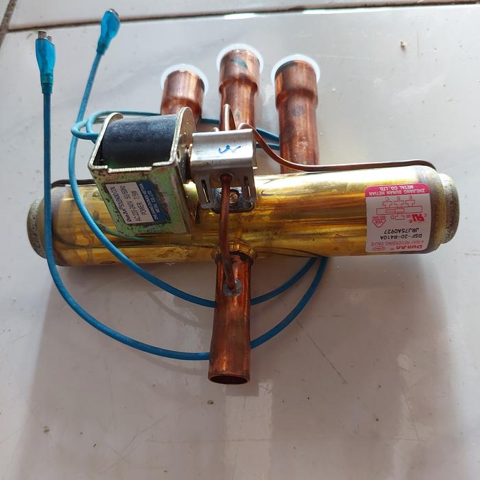 Jual Reversing Valve Katup Selenoid 4 Arah 5PK - Kota Denpasar - Bali ...