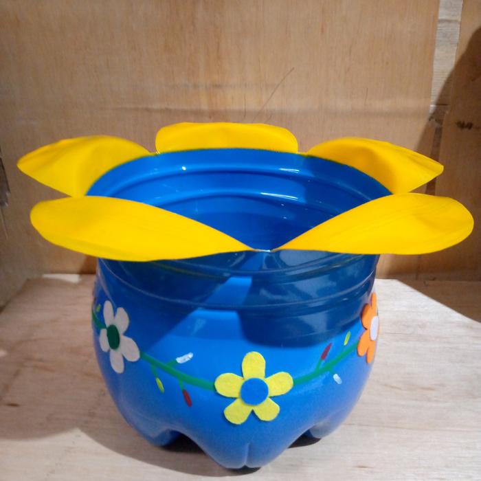 Jual Pot Besar Lukis / Daur Ulang Galon Le Minerale / Prakarya Botol ...