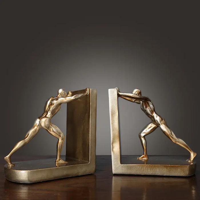 Jual Penyangga Buku Patung Pria / Gold Man Sculpture Bookend Set 2683 ...