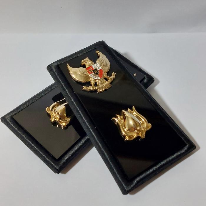 Jual Pangkat kplp golongan 3d lis hitam Akrilik Elegan Emas Seragam ...