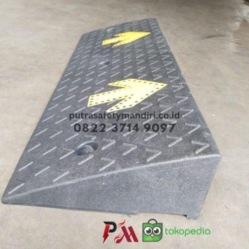 Jual RUBBER RAMP 95x35x15 CM KARET CURB THRESHOLD TANJAKAN KURSI RODA ...