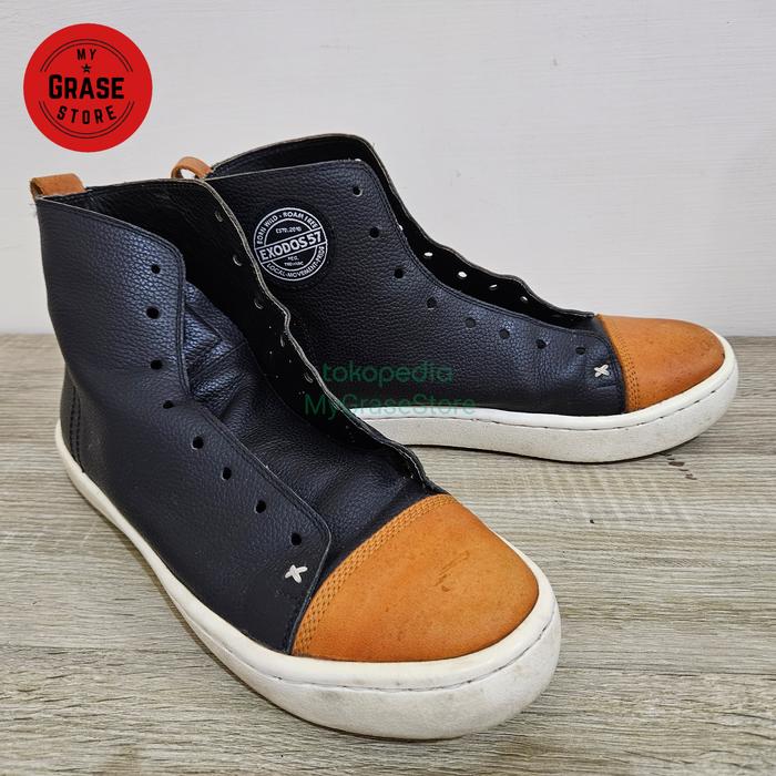 Jual Sepatu Sneakers Kulit Pria Exodos57 Magna Black Tan 42 - Kota ...