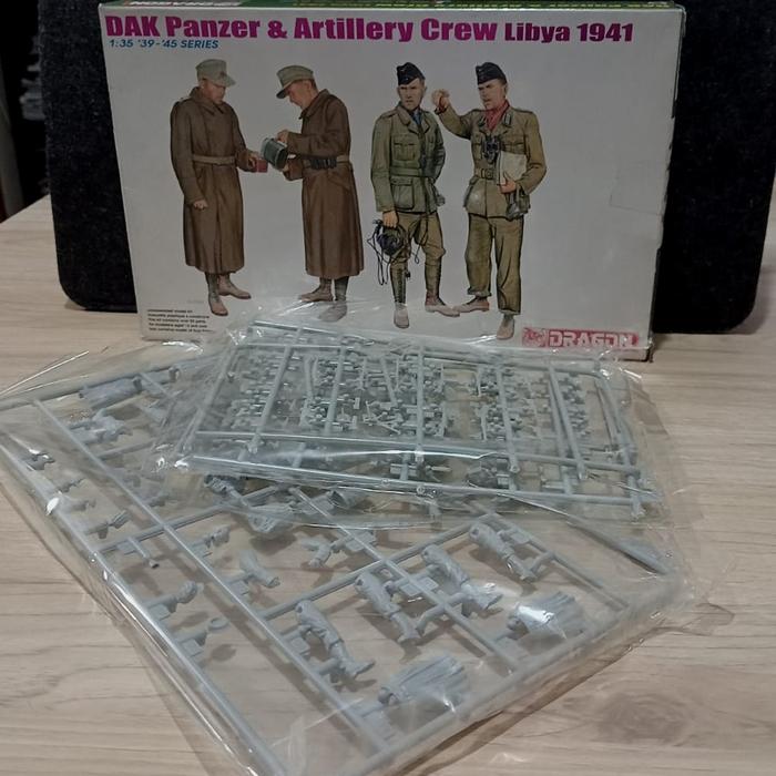 Jual mokit model kit figure DAK Panzer & Artillery crew Dragon 1/35 ...