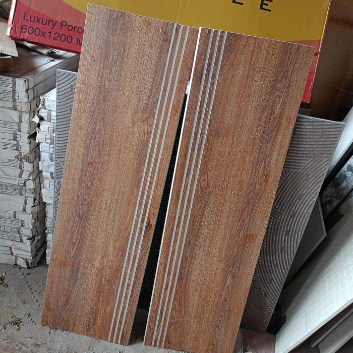 Promo granit tangga motif kayu 30x120 nuca dark brown stepnosing garuda ...