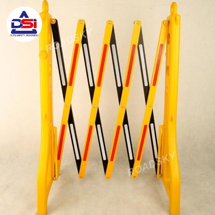 Jual Board Barrier Lipat Plastic Traffic Road Safety Expandable ...