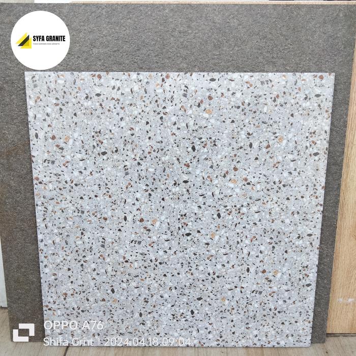 Jual keramik lantai 50x50.patios grey/kia - Kab. Bogor - Shifa granit ...