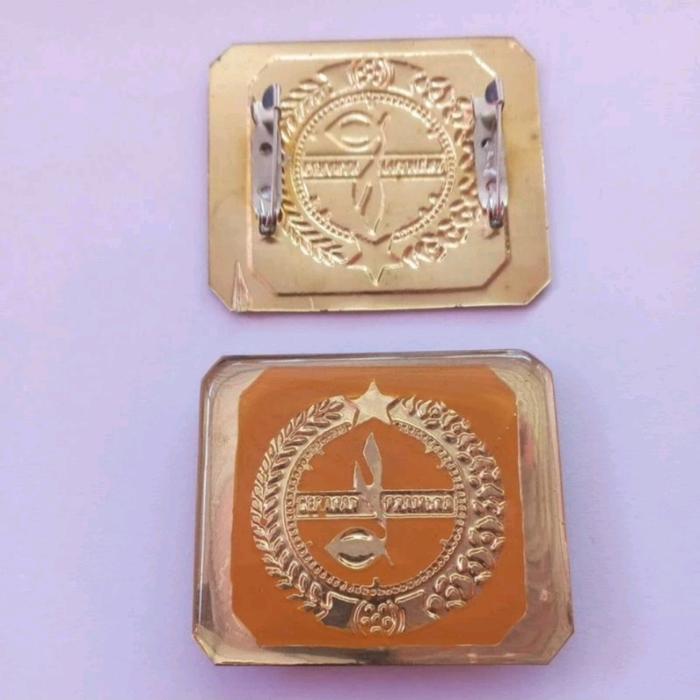 Jual Pin Tanda Topi Pramuka Merah & Kuning / Tanda Baret Pramuka ...