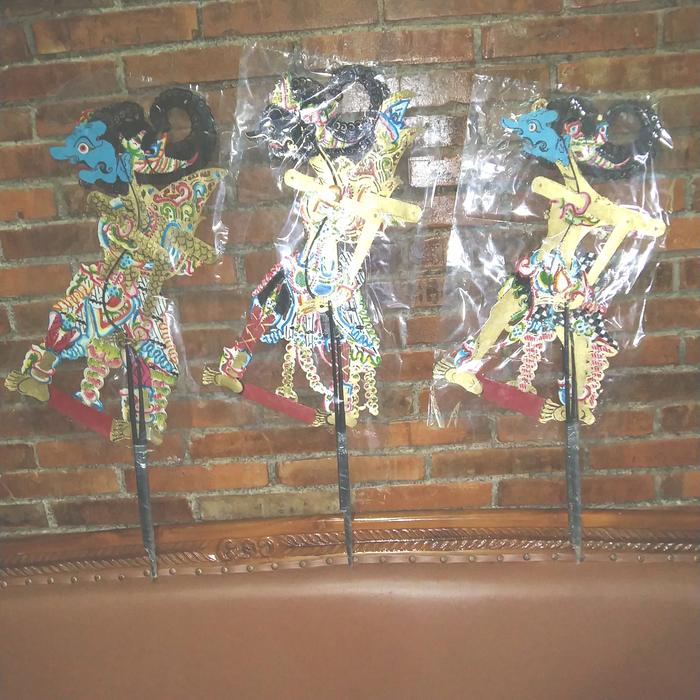 Jual WAYANG KULIT GATOTKACA ANTASENA DAN ANTAREJA - Kab. Magelang ...