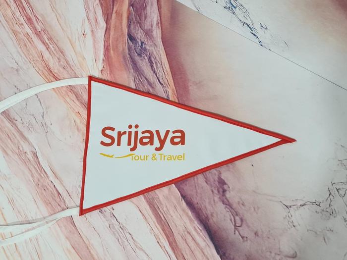 Jual Bendera Segitiga Tour Travel Guide Custom Printing 2 Sisi / Cetak ...