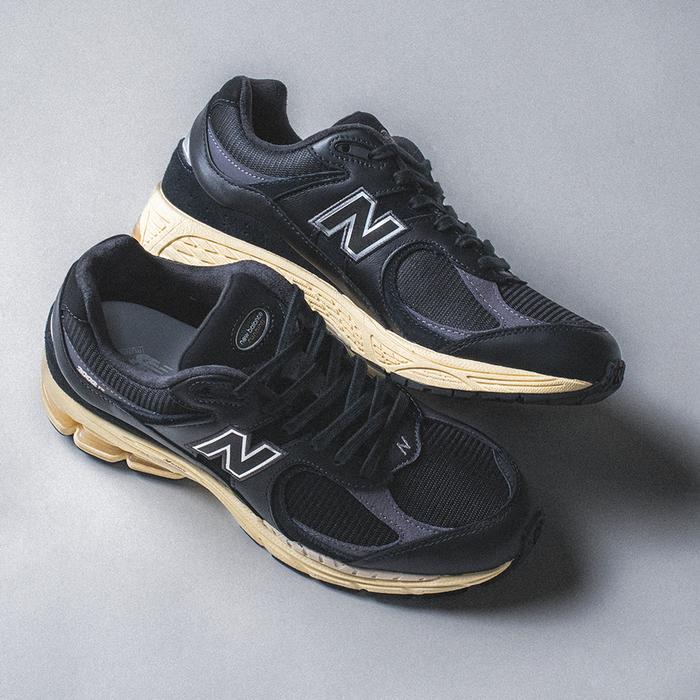 Jual New Balance 2002R Black Vintage M2002RIB Original - Kab. Sleman ...