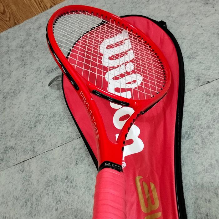 Jual Raket Tenis Wilson Pro Staff Merah Pemula Siap Pakai - Jakarta ...