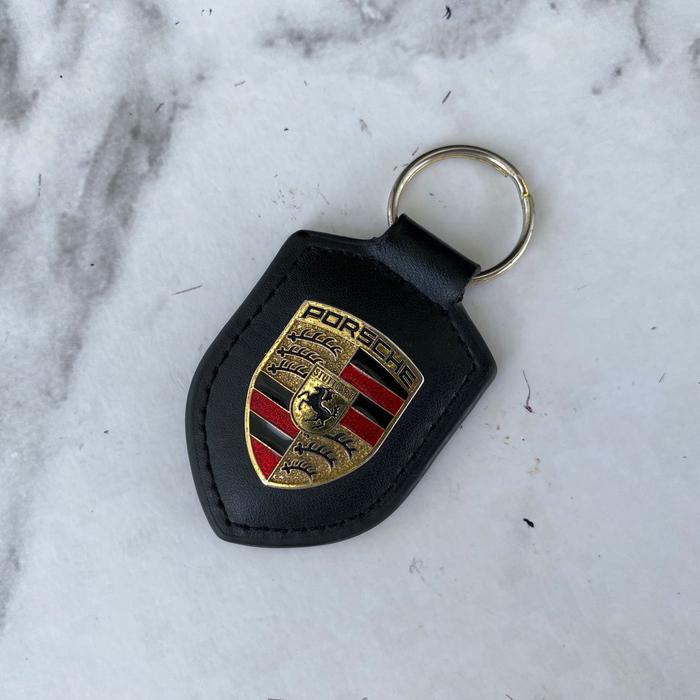 Jual PORSCHE CREST keychain gantungan kunci PORSCHE keyring leather ...