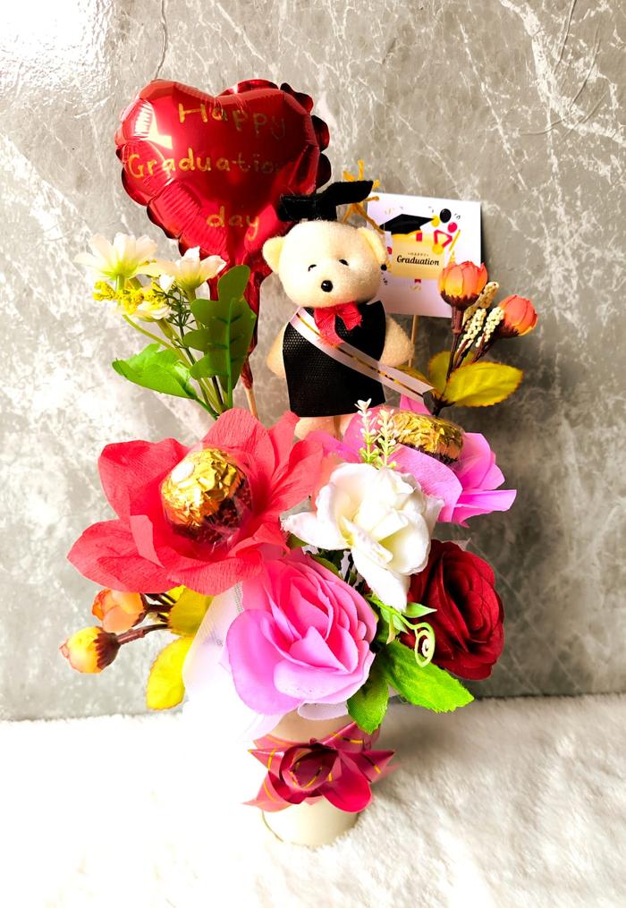 Jual Bloom Box Graduation Boneka teddy bear wisuda coklat fererro ...