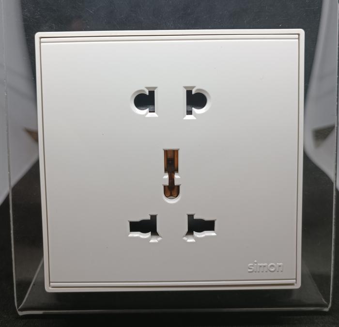 Jual SIMON E6 WHITE UNIVERSAL SOCKET / MULTI SOCKET DAN 2 PIN SOCKET ...