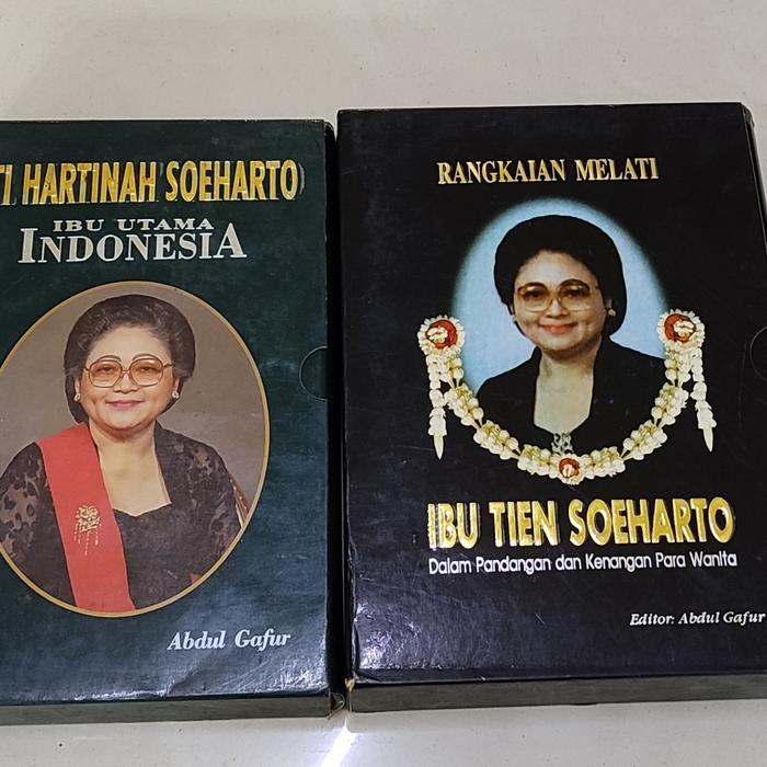 Jual RANGKAIAN MELATI IBU TIEN SOEHARTO DALAM PANDANGAN DAN KENANGAN ...