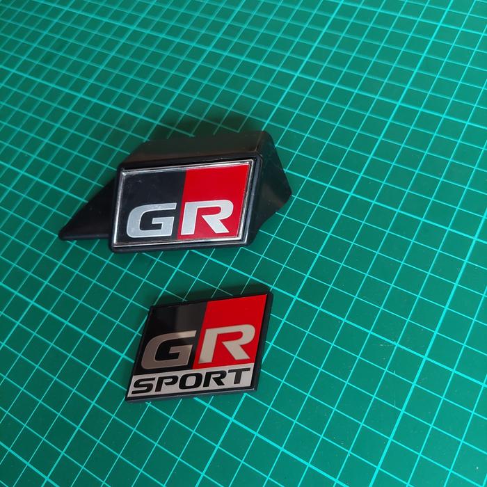 Jual Emblem GR Grille Fortuner Breket GR Fortuner Facelift Ori Toyota ...