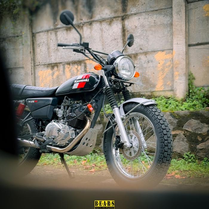 Jual Spakbor Custom Kawasaki W175 British Style PnP Handmade - Warna ...