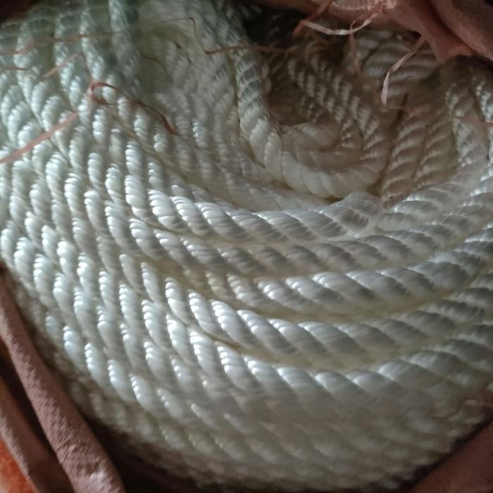 Jual Tali Tambang Nilon 16mm | Nylon Putih 16 Mm Per Meter Lari ...