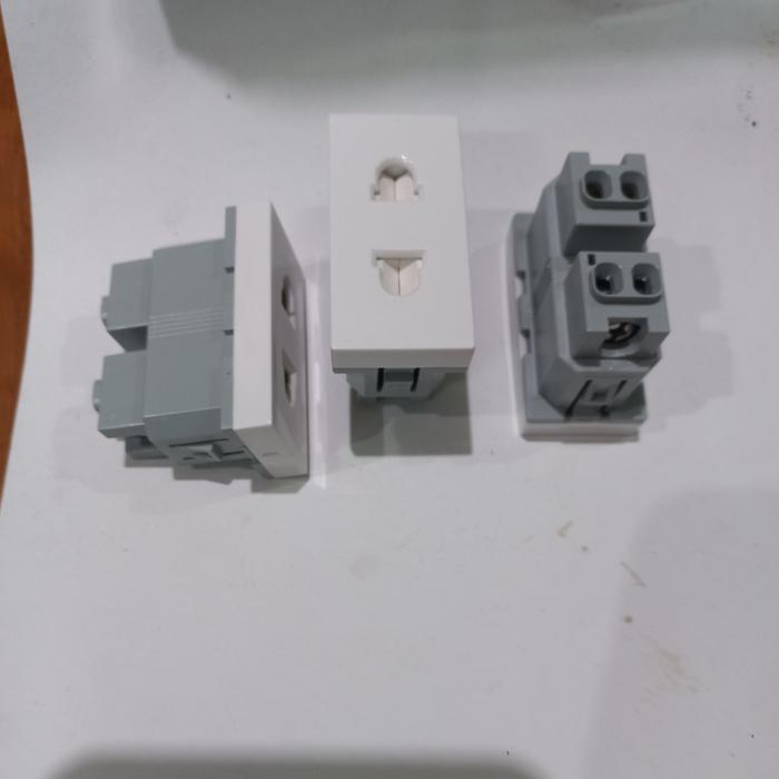 Jual Modul Mata Outlet 2pin Stop Kontak Lantai merek BOSS - Jakarta ...