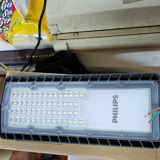 Jual LAMPU JALAN LED PHILIPS BRP121 LED39 30W 220-240V GM - Jakarta ...