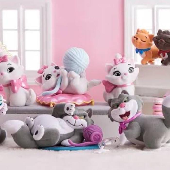 Jual Fluffy Cat Disney Figure Complete Set Marie Cat Lady Lucifer Cat ...