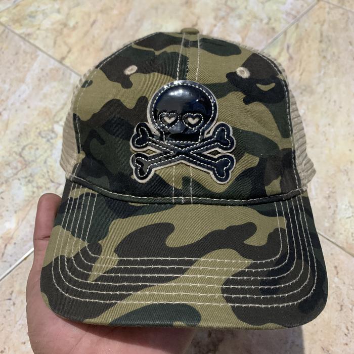 Jual Topi trucker jaring aubreyrene skull bones camouflage - Jakarta ...