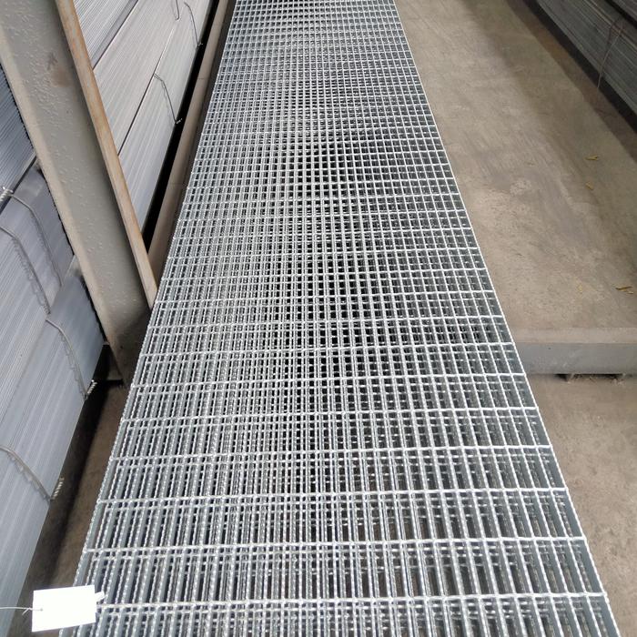 Jual Grating galvanis serrated Type 25mm x 3mm / 30/100, Ukuran 1M x 6M ...