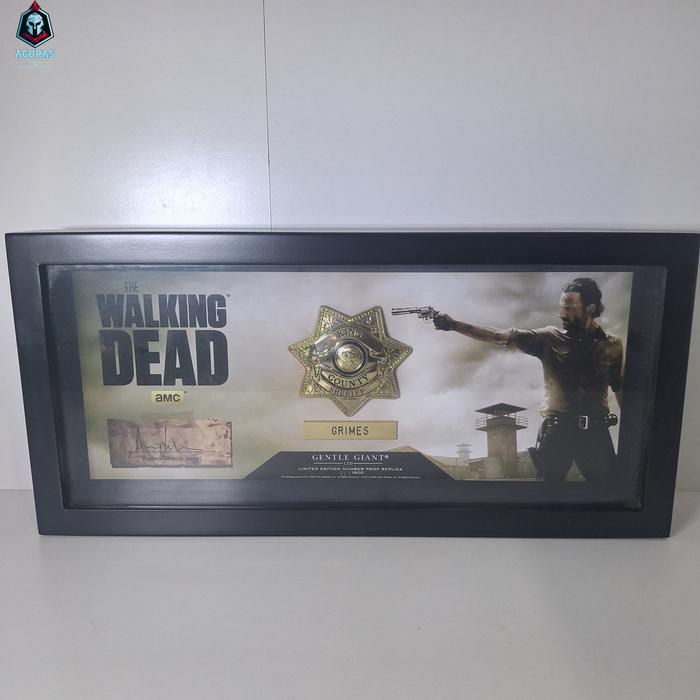 Jual GENTLE GIANT THE WALKING DEAD SHERIFF RICK GRIMES BADGE PROP ...