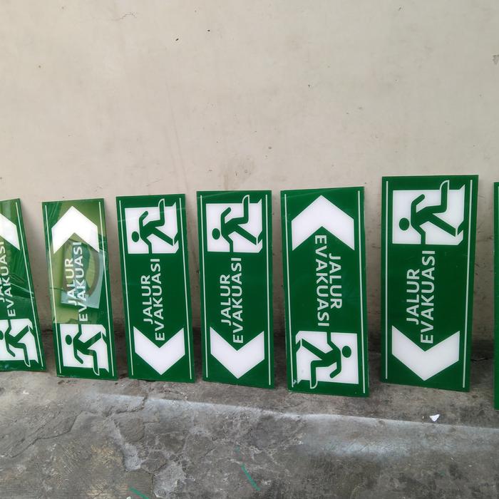 Jual panel gedung jalur evakuasi,tangga darurat, 13x34cm acrelik sablon ...