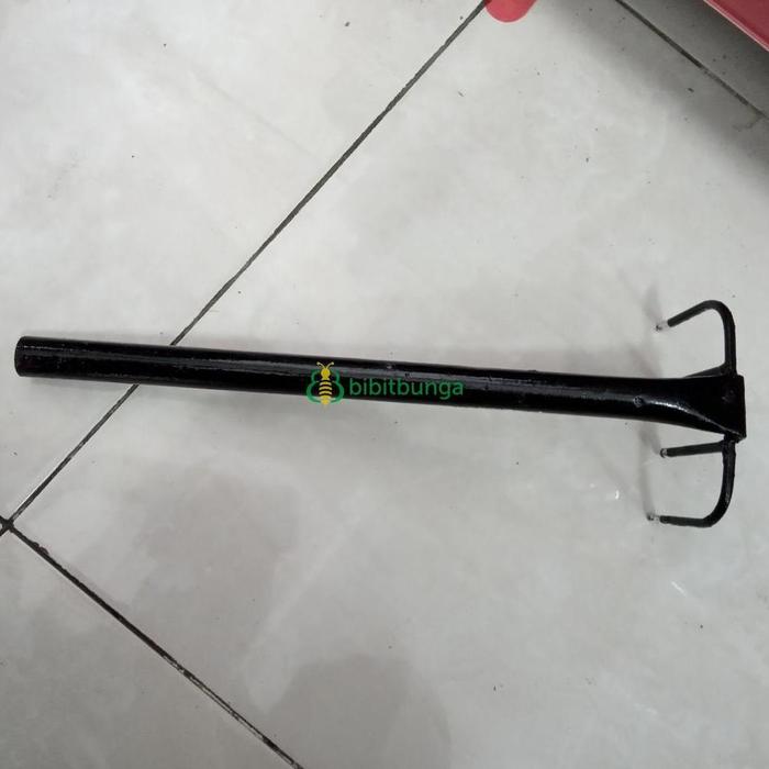 Jual Dks- Garu Mini Besi Garpu Garukan Tanah Taman Kebun Alat Berkebun ...