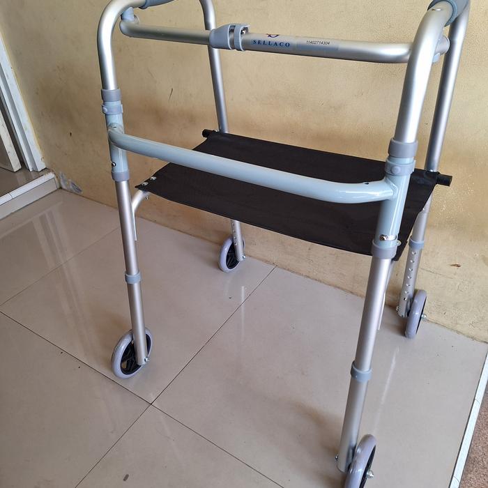 Jual walker roda duduk rolator aluminium - Kota Depok - Alkes depok 2 ...
