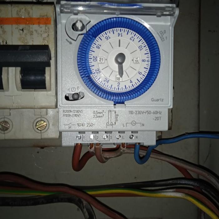 Jual jasa pasang & alat timer listrik lampu nyala otomatis Theben ...