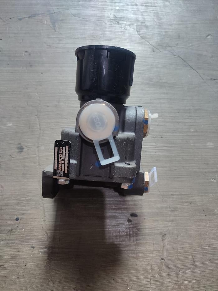 Jual 4004290144 LU CONTROL VALVE / RELAY VALVE AXOR FUSO FJ - Jakarta ...