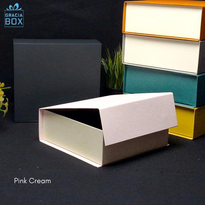 Jual HARDBOX - BOX HAMPER - KOTAK KADO - ukuran 22 cm x 22 cm x 8 cm ...