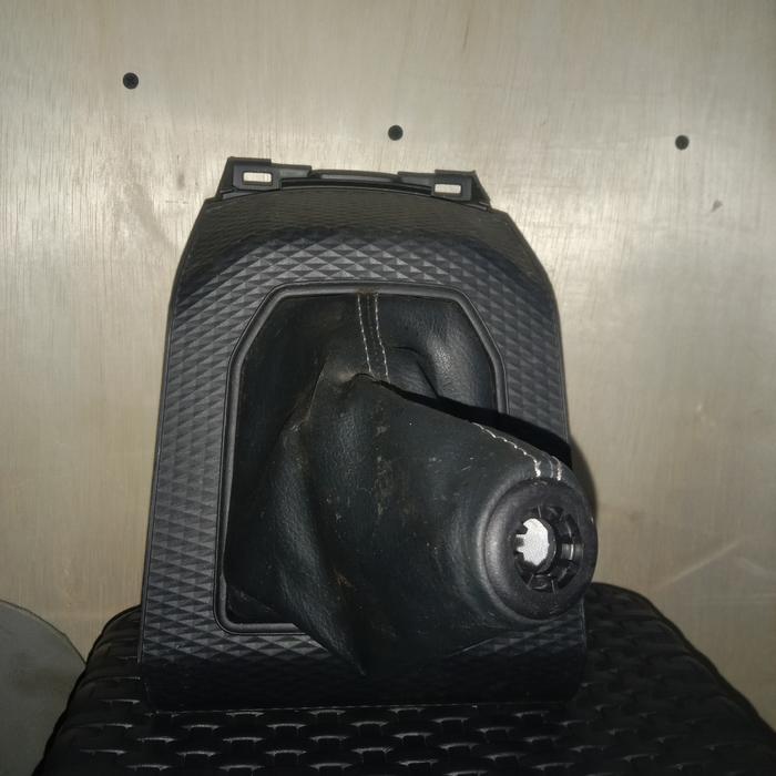 Jual Panel cover shifter transmisi Toyota Raize Rocky manual original ...