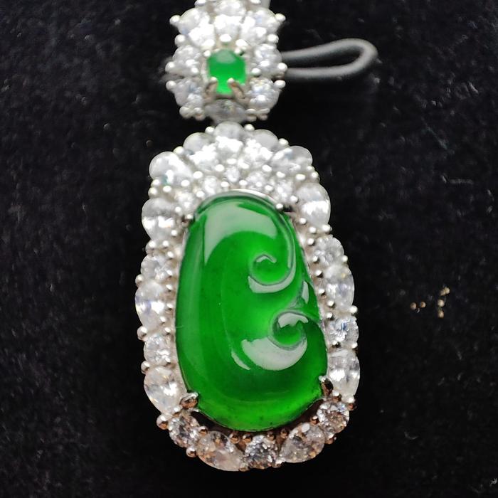 Jual KALUNG LIONTIN WANITA BATU GIOK UKIR RUYI PREMIUM ASLI BURMA ...