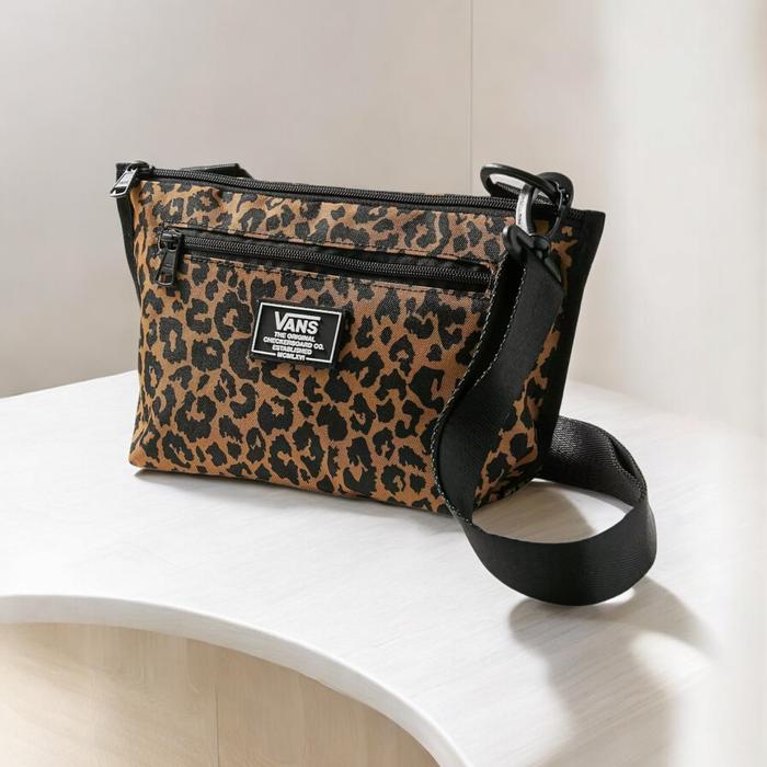 Jual Tas Selempang Vans Crossbody Bag Leopard Original 100% - Jakarta Barat - Vision Goods ...