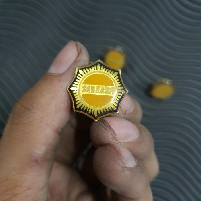 Jual pin Kerah Roda Sabhara Kuning | pin kerah Baju Belakang Paku | pin ...