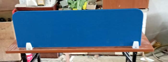 Jual Sekat meja kantor-Devider meja kerja-Panel pembatas meja kerja ...