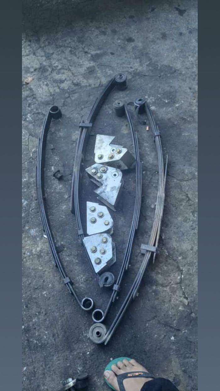 Jual Paket Lift kit Per Daun Jimny Katana up 3inch Lengkap Dengan ...