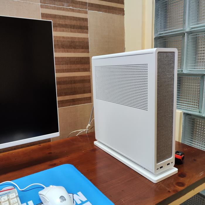 Jual PC rakitan mini ITX Fractal Ridge Ryzen 7 7800X3D ft. RX 7900 GRE ...